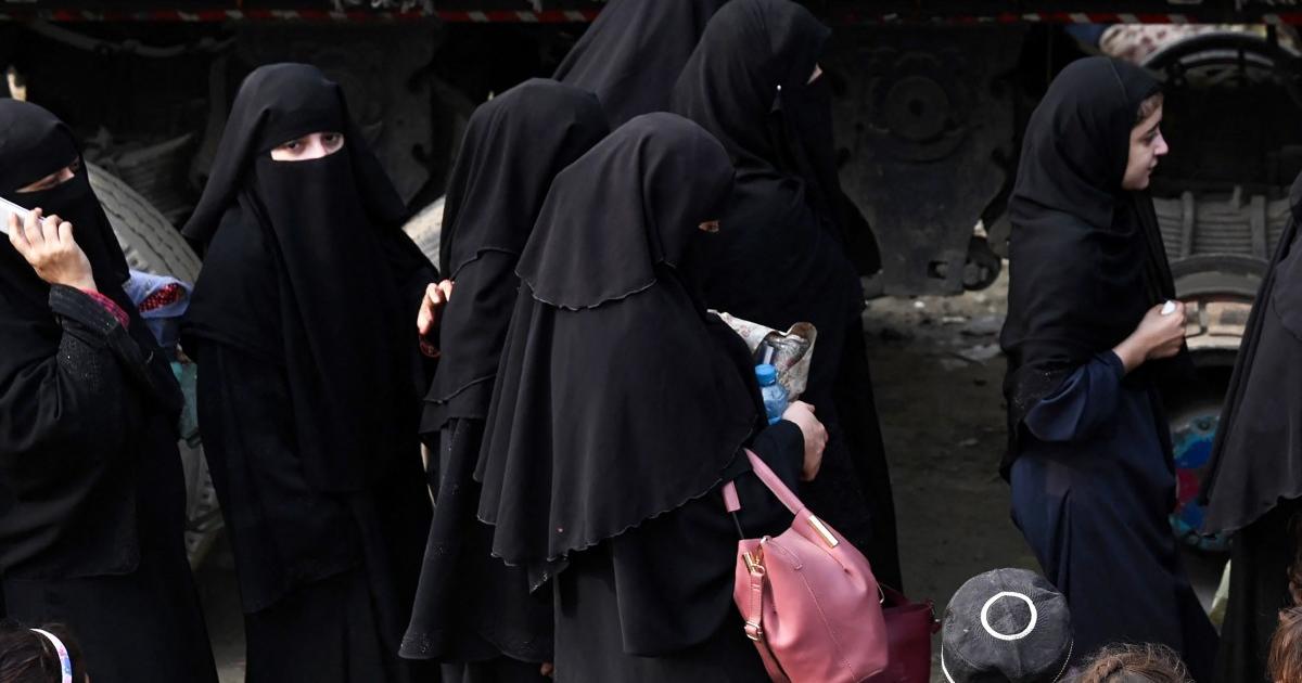 سختگیری‌های جدید بر پوشش زنان در افغانستان؛ از بازداشت دختران تا